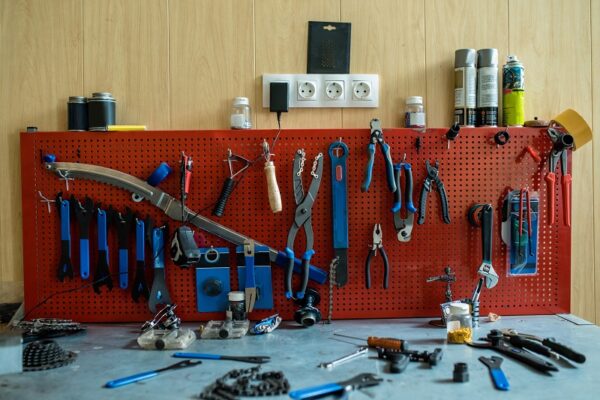 The Ultimate Guide on OSHA Hand and Power Tool Safety - Insure Compliance